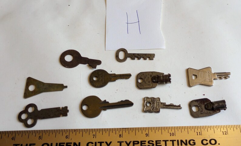 Rusty Vintage Keys Various Types Cabinet House Car Vending Sets of 10 ...