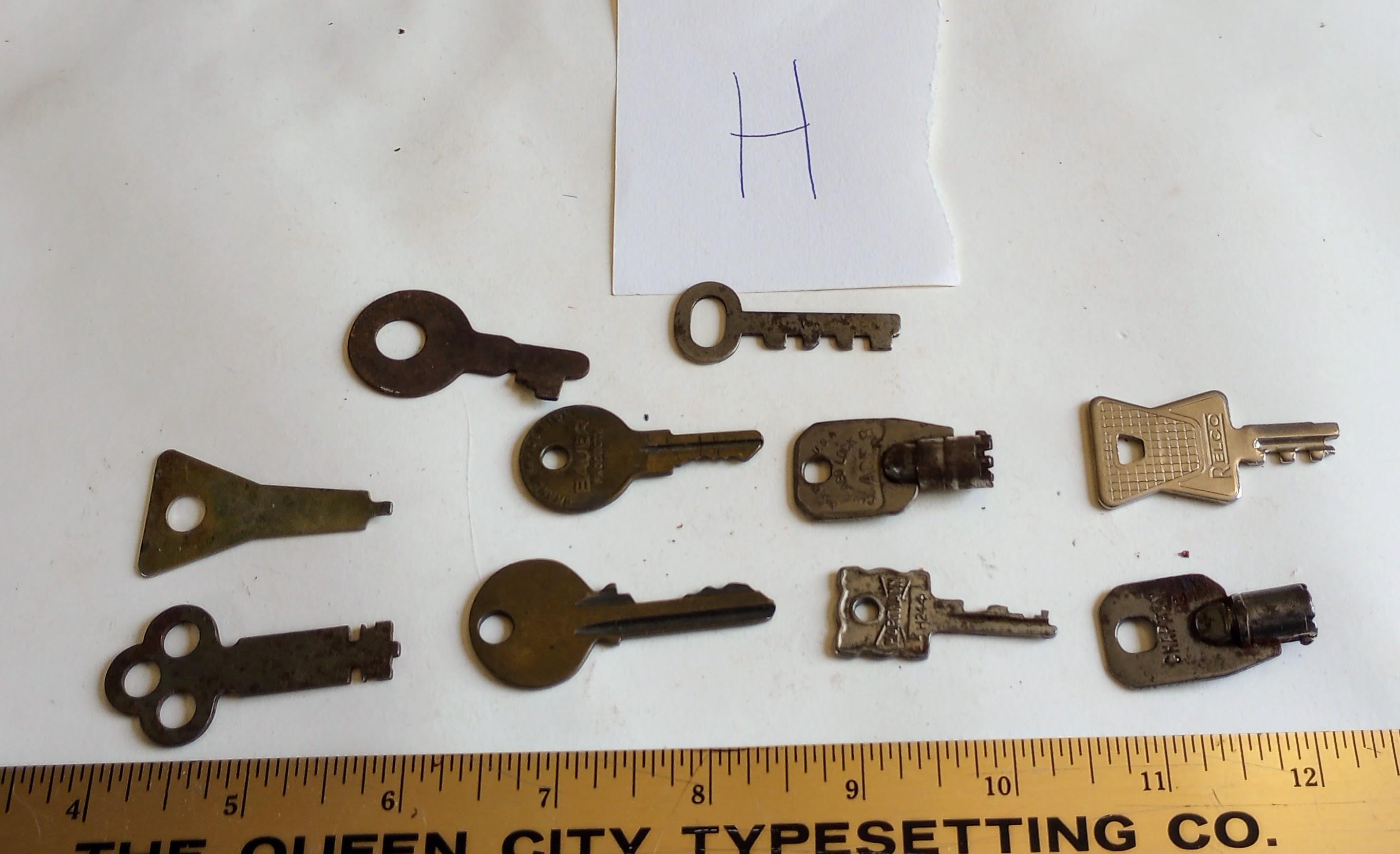 Rusty Vintage Keys Various Types Cabinet House Car Vending Sets of 10 ...