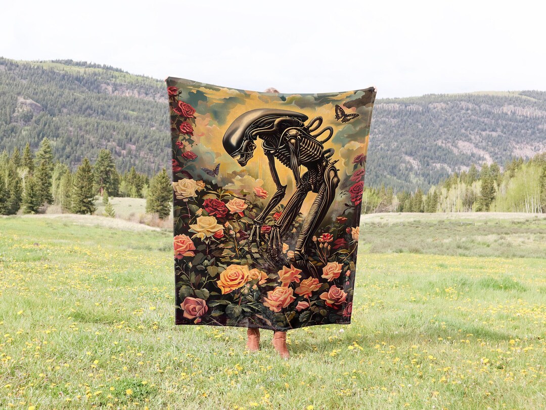 Floral Alien Throw Blanket Space Creator in Flowers for Sci Fi Tapestry ...