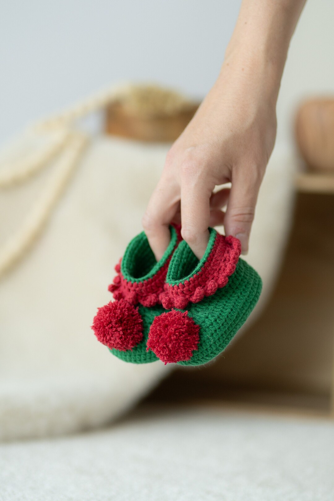Crochet Elf Baby Shoes Pattern, Easy Crochet Christmas Baby Slippers ...