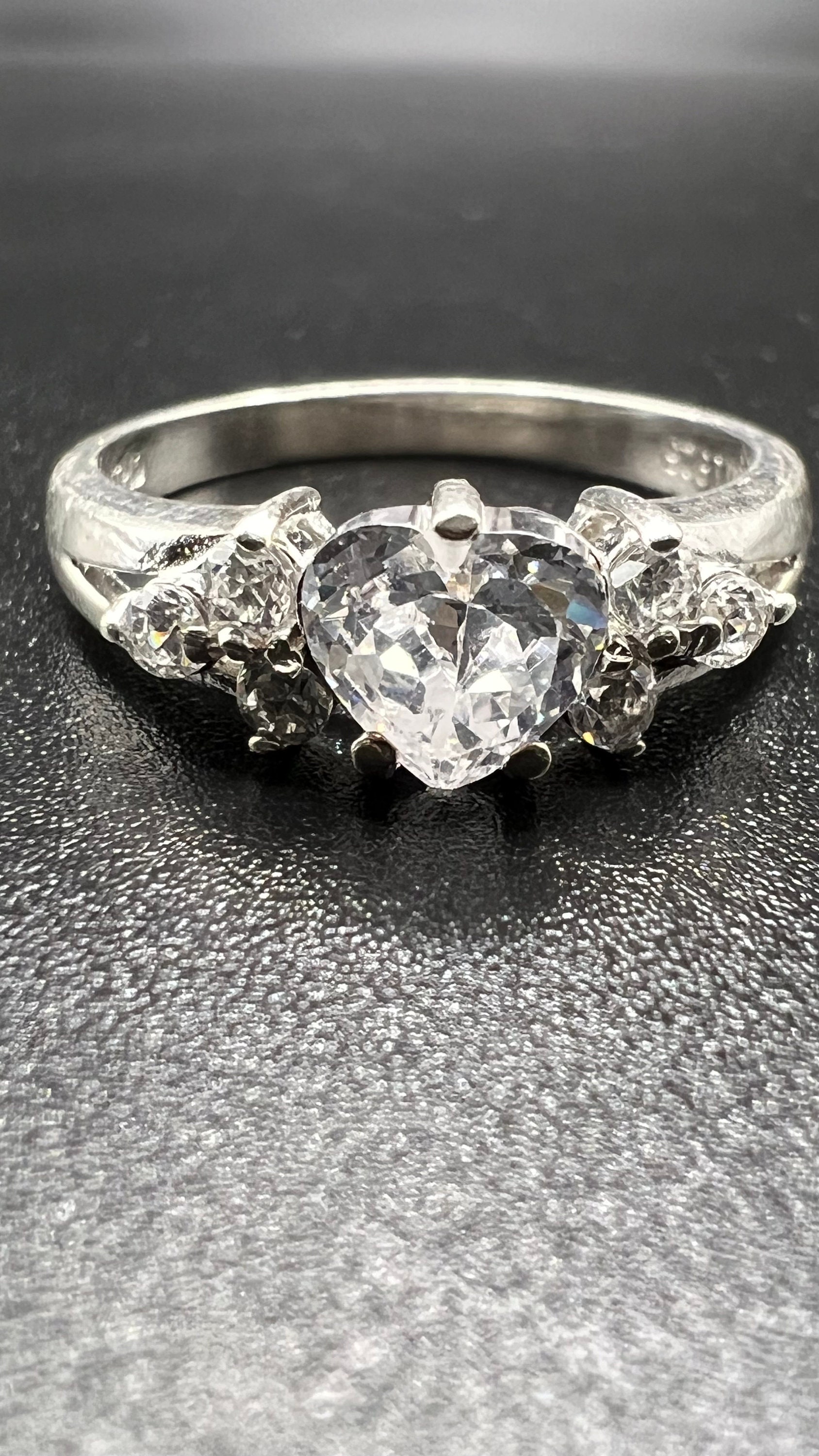 925 White Cubic Zirconia Heart Vintage Ring ATI 925 Sterling Silver China Beautiful Sparkle Antique Ring Size 6.75 Pre owned