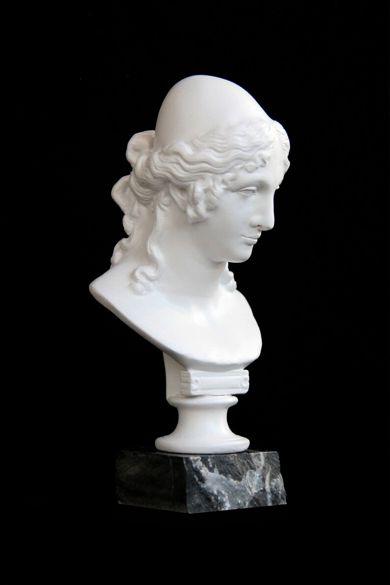 Helen of Troy, Helen of Sparta, Helen of Argos, Beautiful Helenpedestal ...