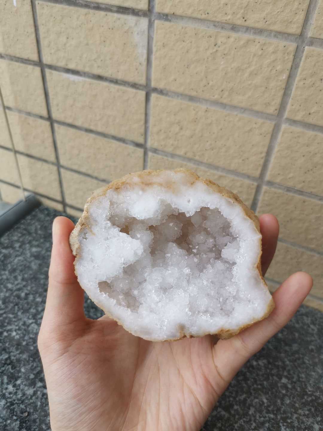 Clear Quartz Geode Crystal, White Quartz Deds, Crystal Geode, Rock ...