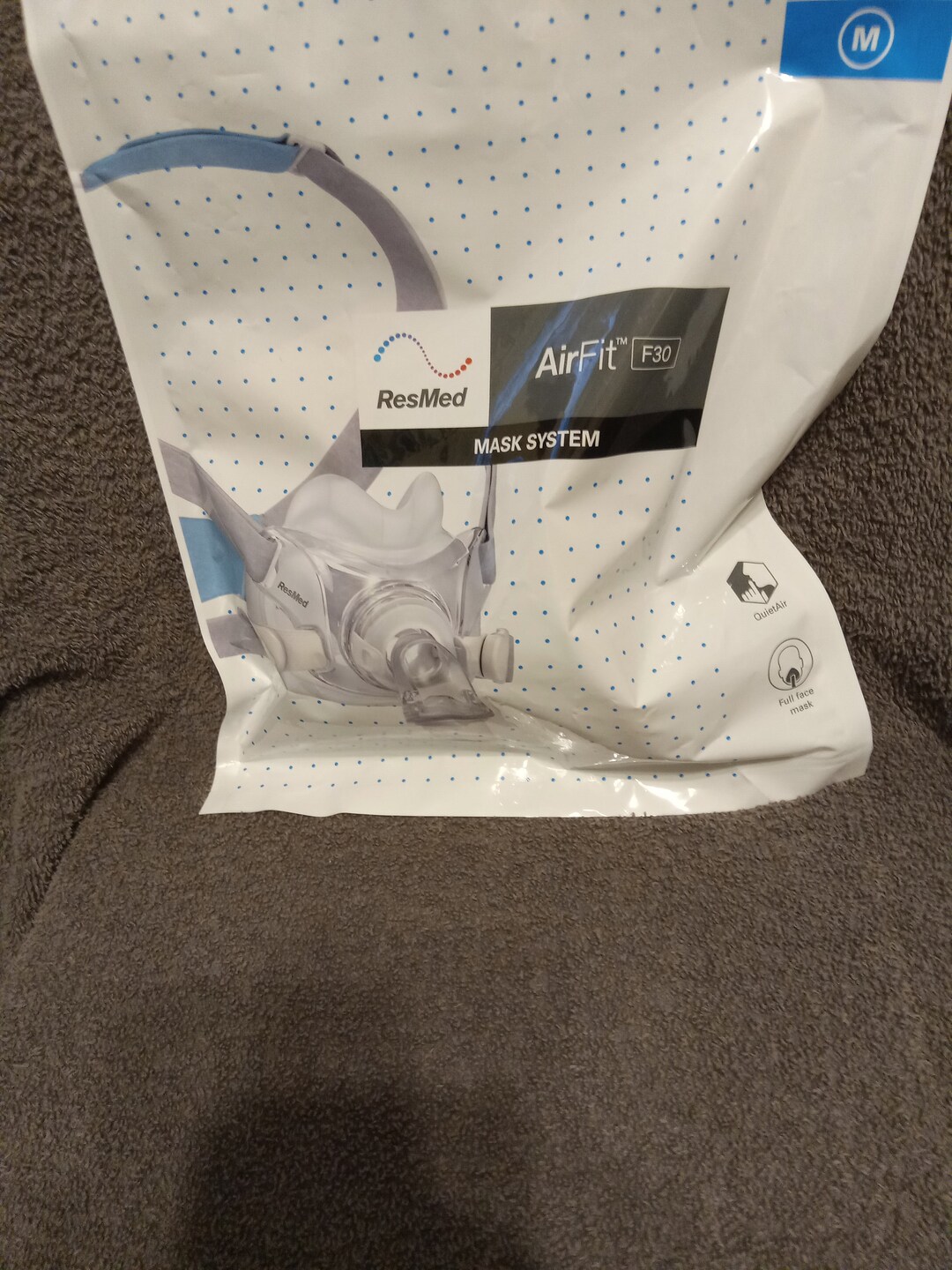 Resmed Airfit F30 Mask System med. PLUS 2 Extra F30 Cushions med, 1 F30 ...