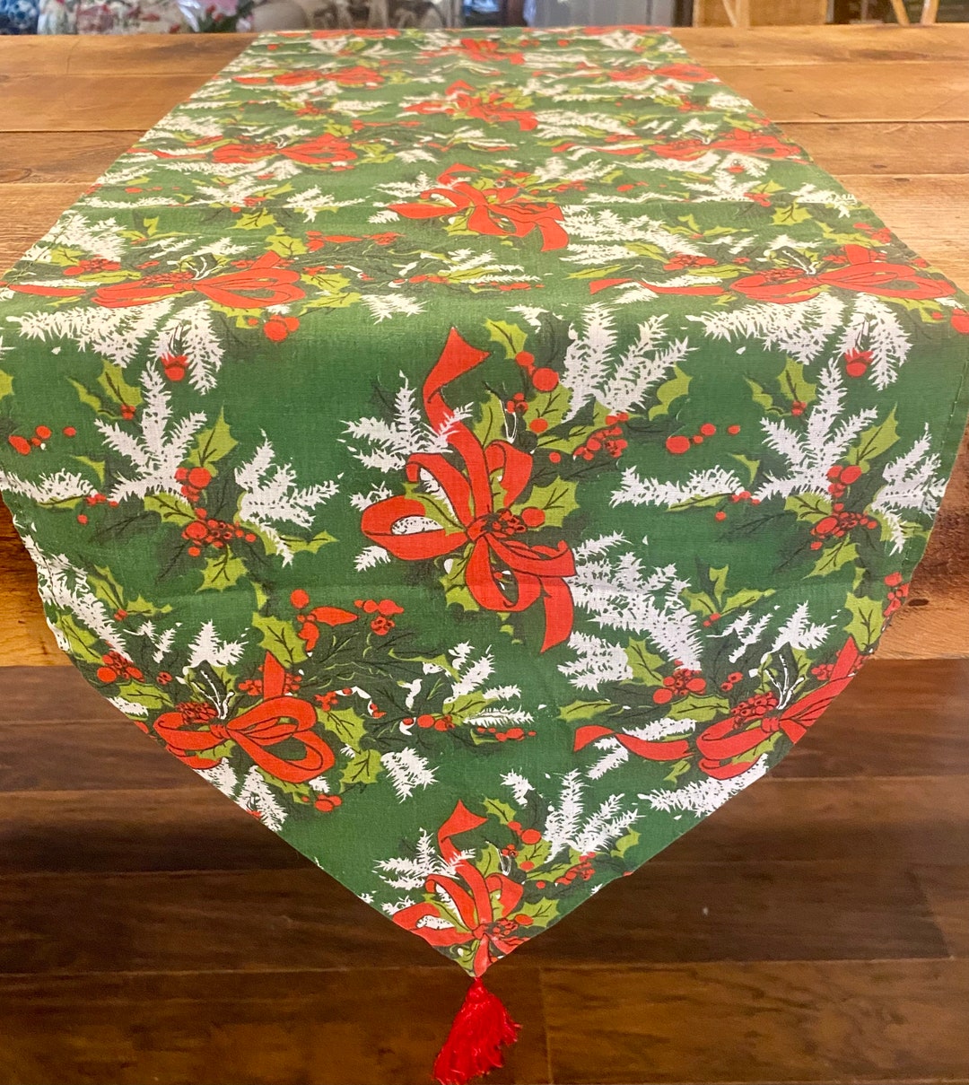 Vintage Christmas Holly Berries and Bows Table Runner With Tassels ...