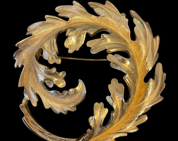 Rare Monet Vintage Gold Tone Circle Leaf Brooch/ Lapel Pin - Etsy