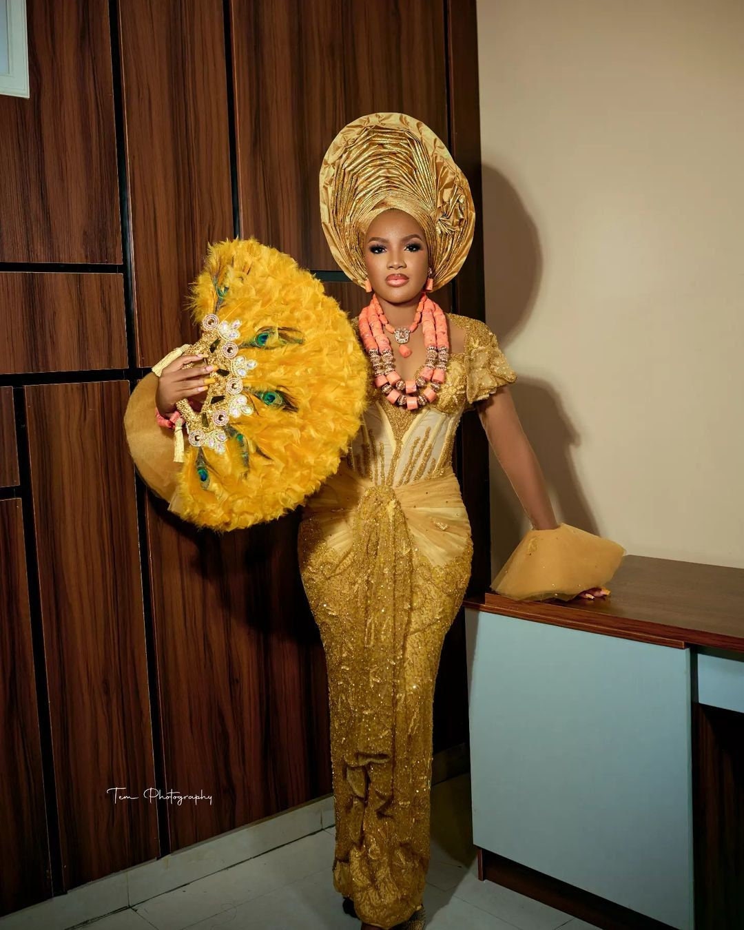 Bridal Fan, Wedding Fan, Feather Hand Fan, Bridal Shower Gift, Mother ...