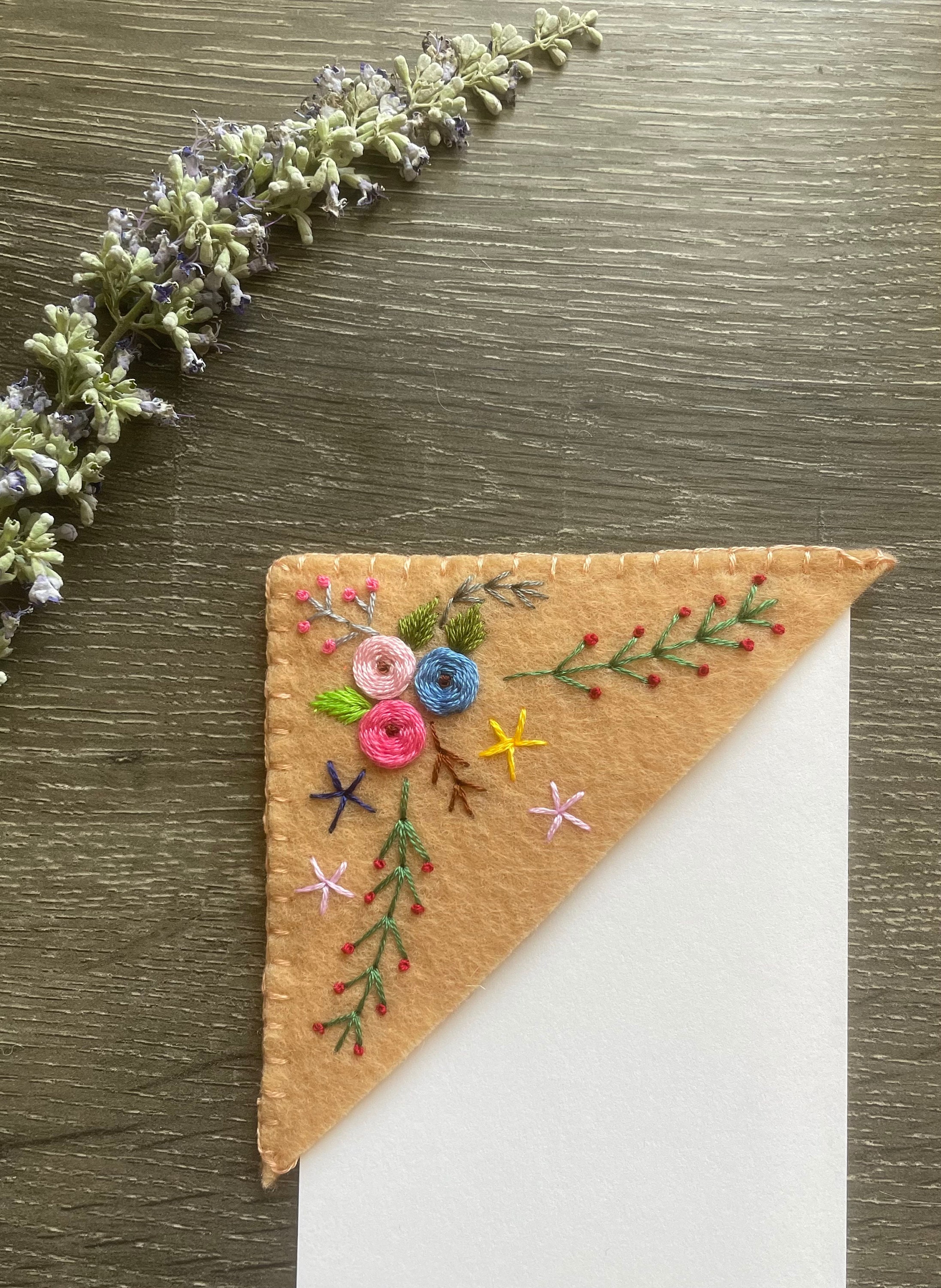 Floral Felt Corner Bookmark Hand Embroidered Bookmarks Book - Etsy Canada