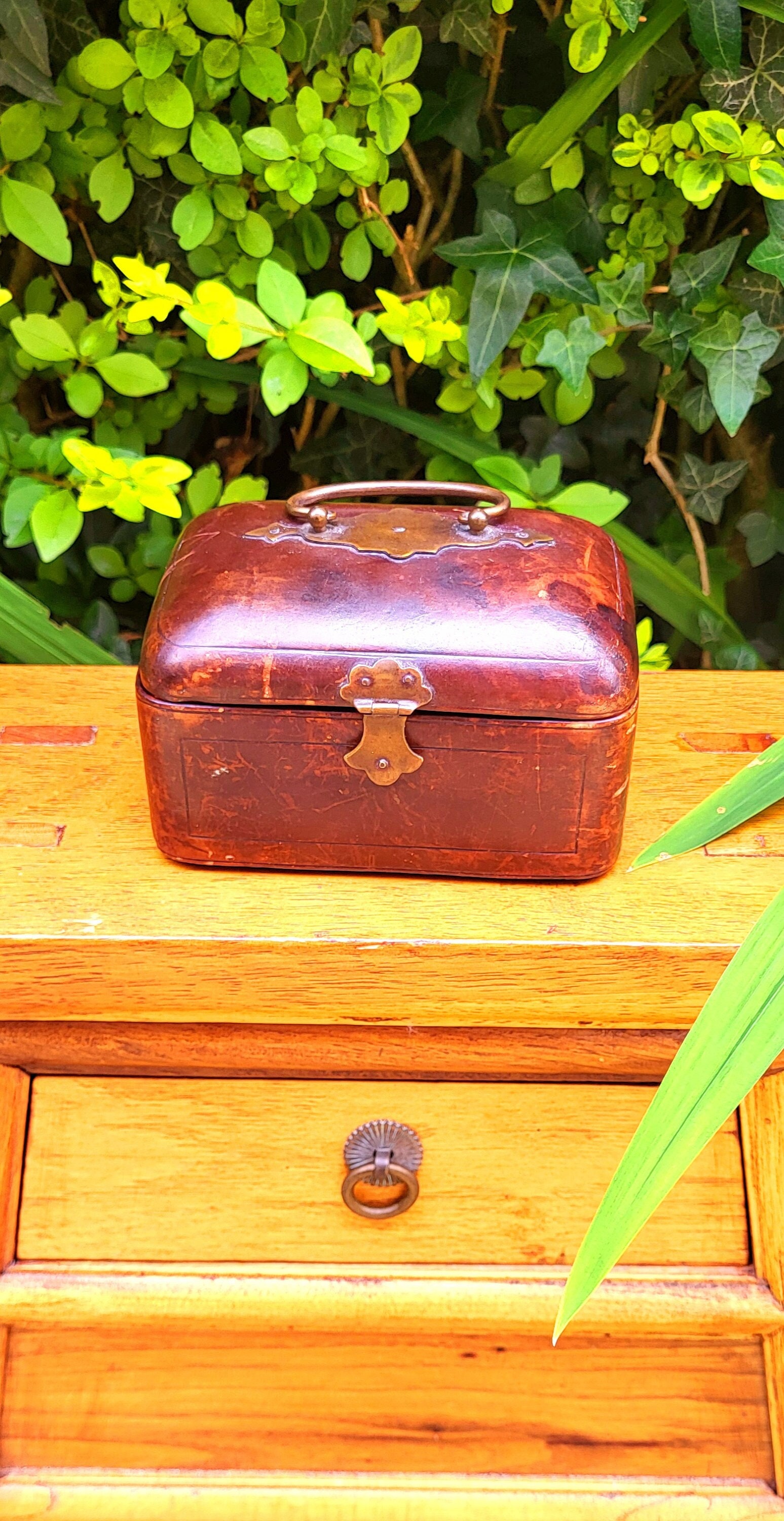 Antique Leather Sewing Box, Shaker Sewing Box, Victorian Sewing Kit ...