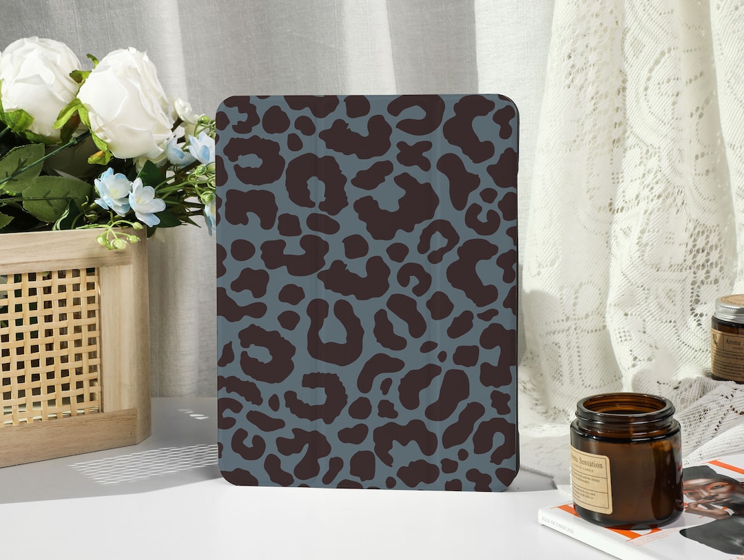Dark Leopard Print iPad Case With Apple Pencil Holder, for iPad 9/8 ...