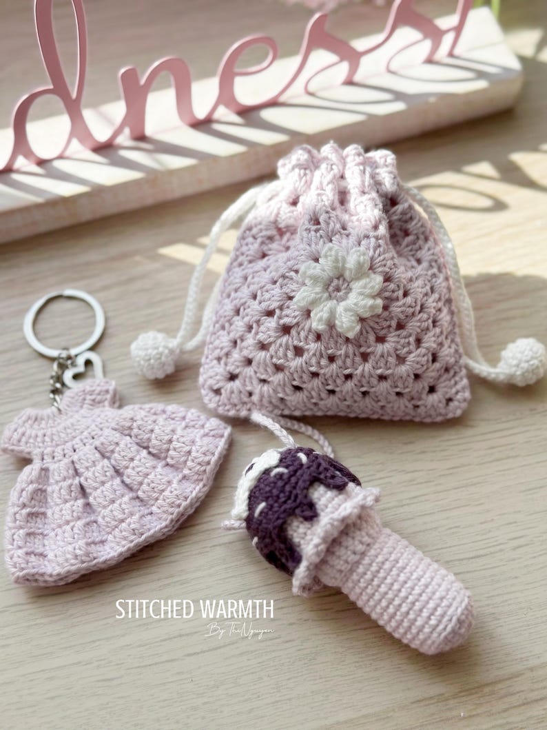 Crocheted Gift Set: a Airpods or Coin Pouch, a Handmade Keychain and a ...