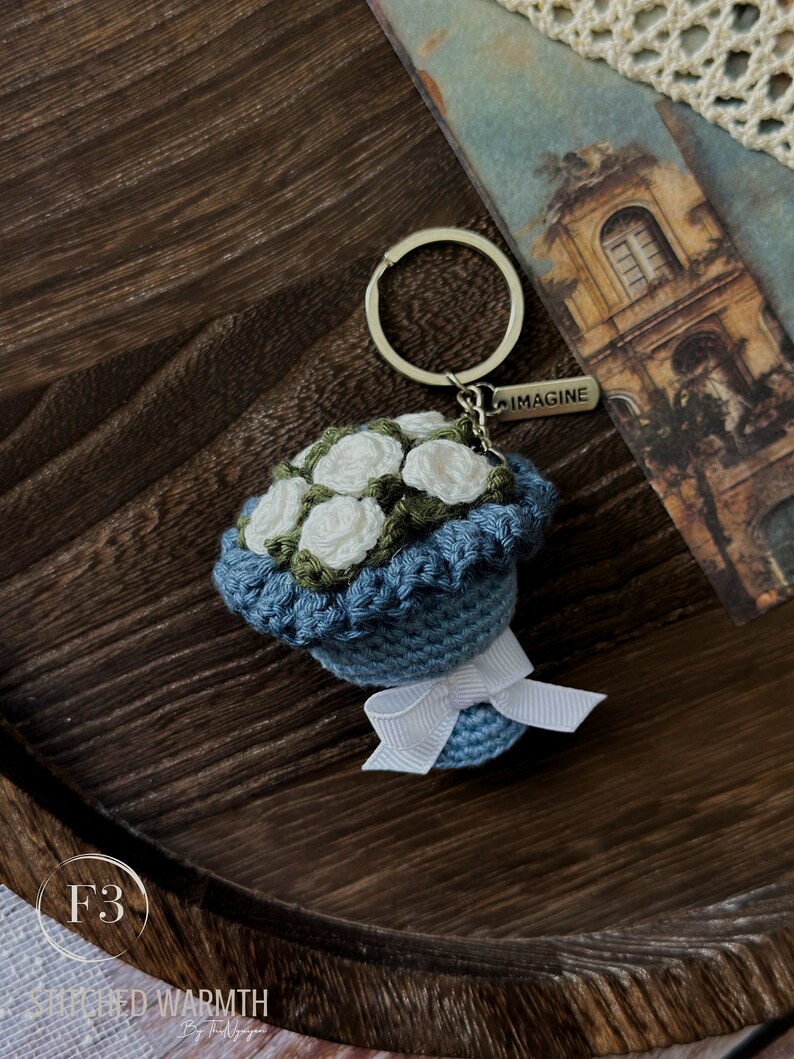 Girl Flower Bouquet Keychain Women Crochet Keyring Charming Handcrafted ...