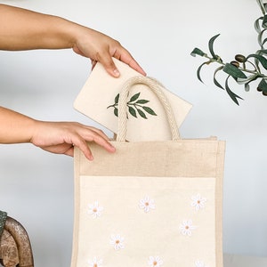 Hand-embroidered Daisy Yarn Tote Bag - Floral Boho Style - Etsy