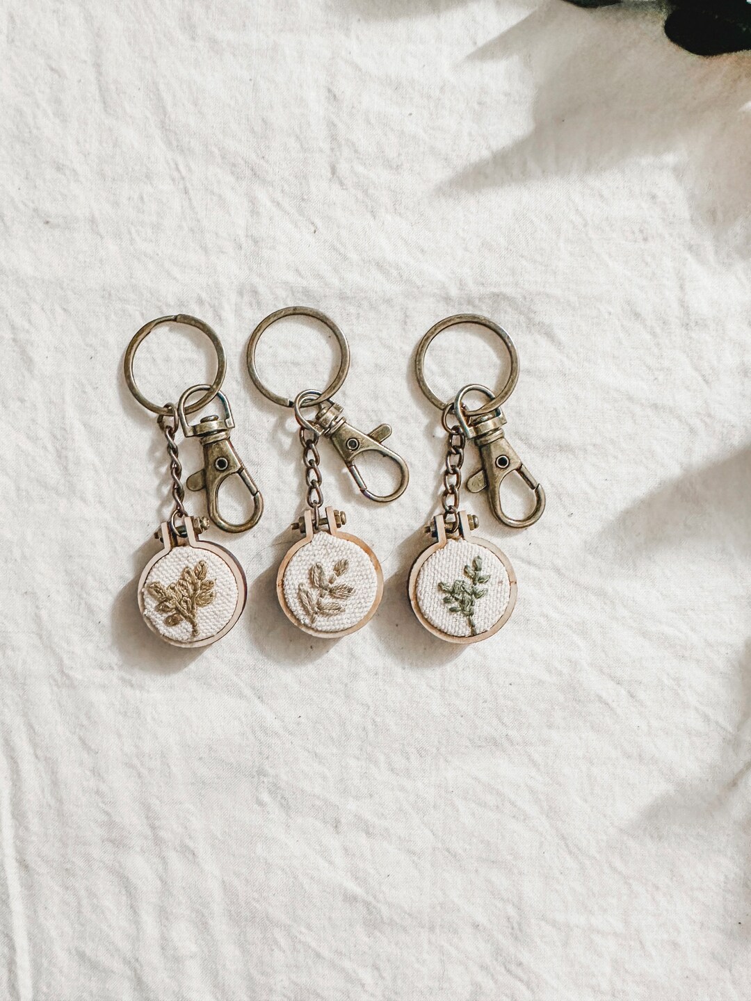 Leaves Hand Embroidered Keychains, Handmade Embroidered Little Leaves ...