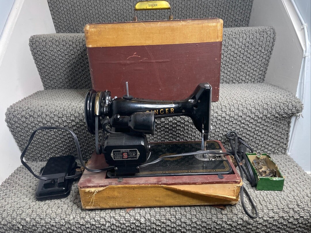 Vintage 1956 Singer 99- Sewing Machine With Pedal & Case and Extra ...