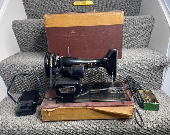 Vintage 1956 Singer 99- Sewing Machine With Pedal & Case and Extra ...