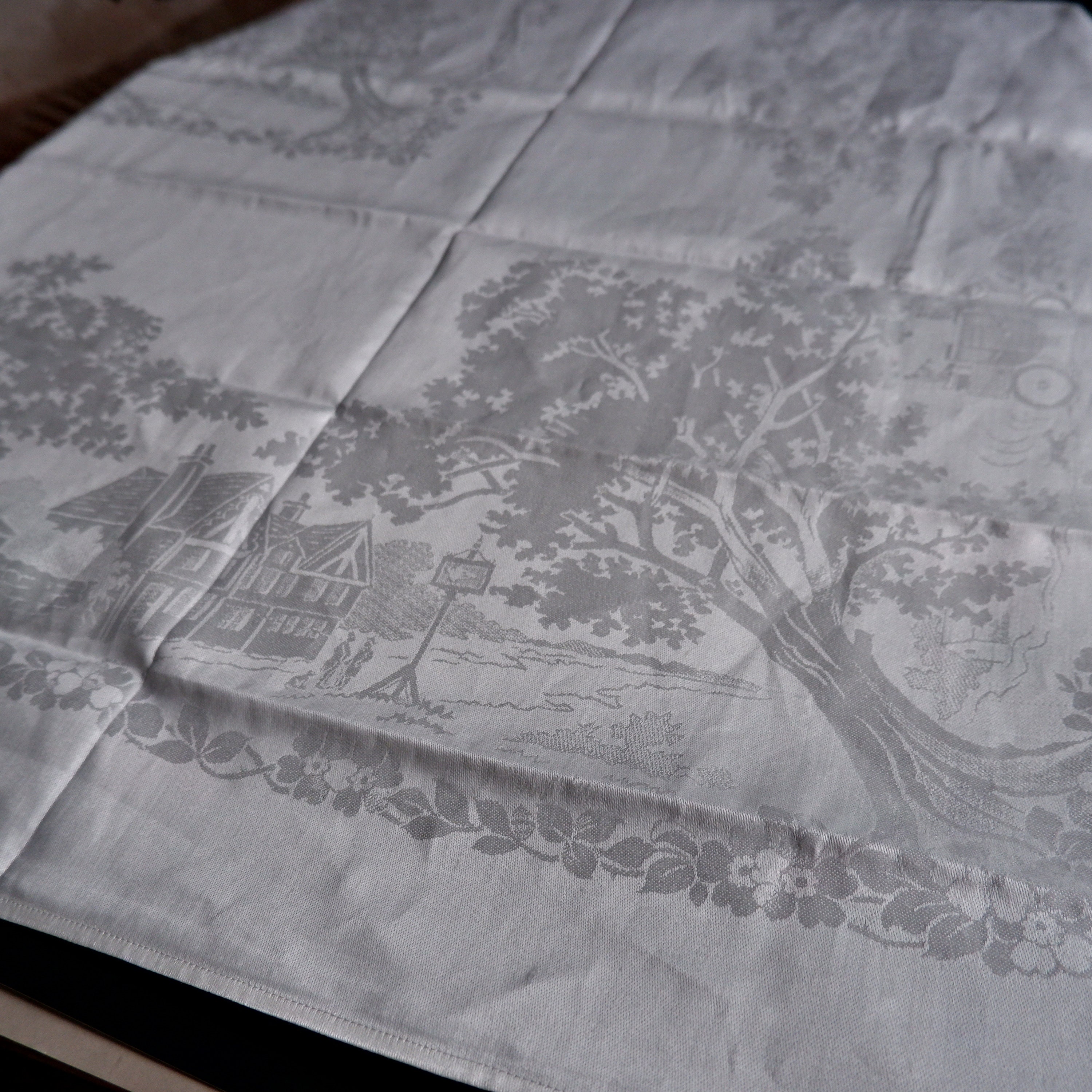 Exquisite Unused Vintage Irish Linen Double Damask Tablecloth Hunt ...