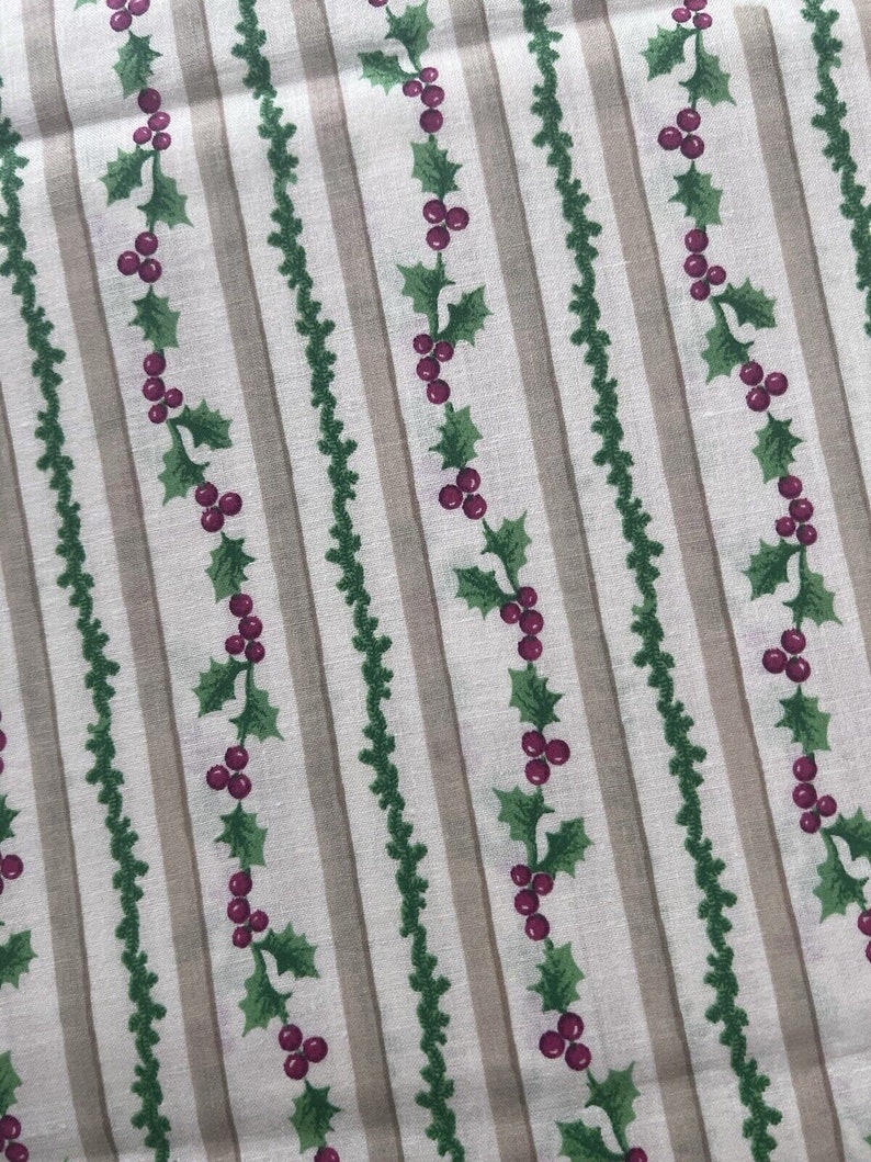 Vintage Christmas Fabric Holly in Rows on Beige Oakhurst Textiles BTY ...