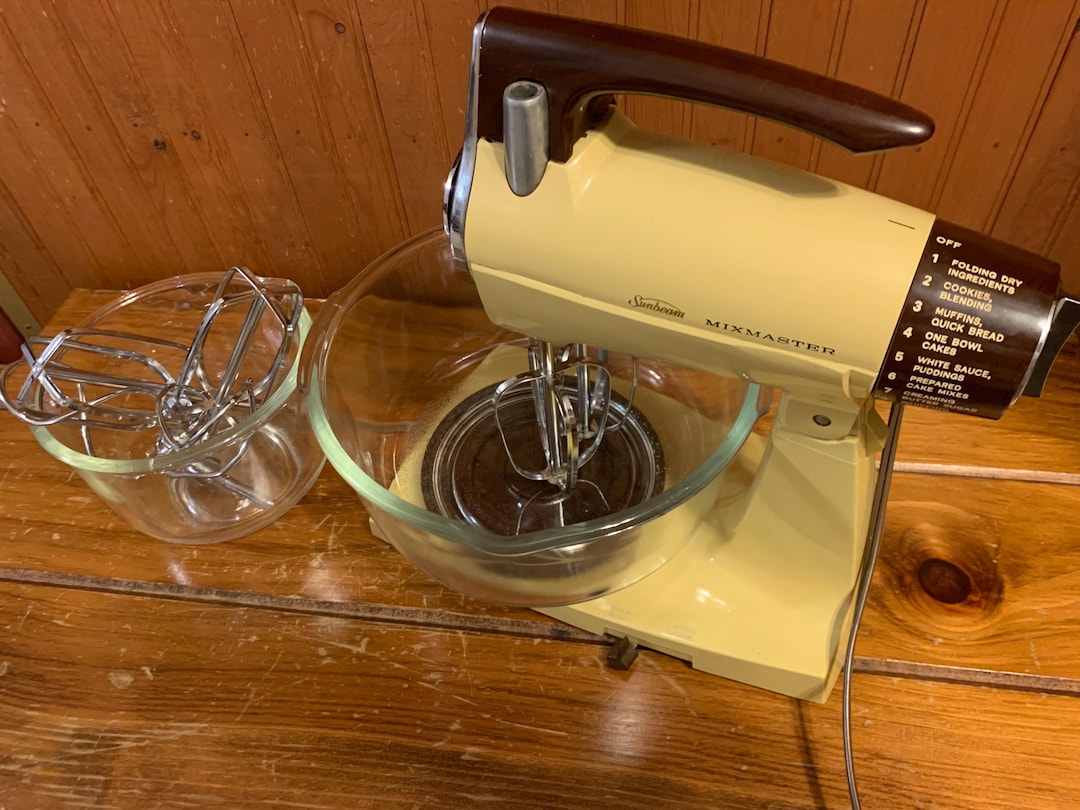 Vintage Sunbeam 12 Speed Mixmaster Stand Mixer With Glass Bowls ...