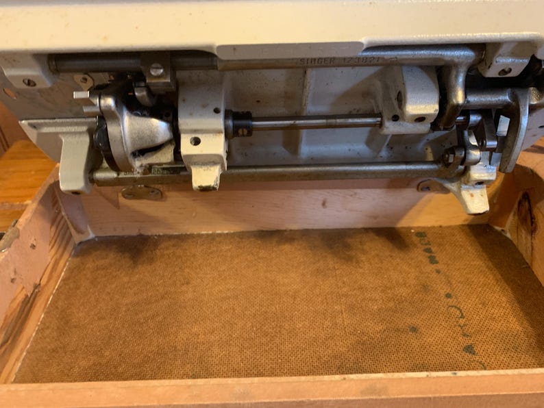 Vintage Singer Fashion Mate 237 Sewing Machine: Heavy Duty, Zigzag ...