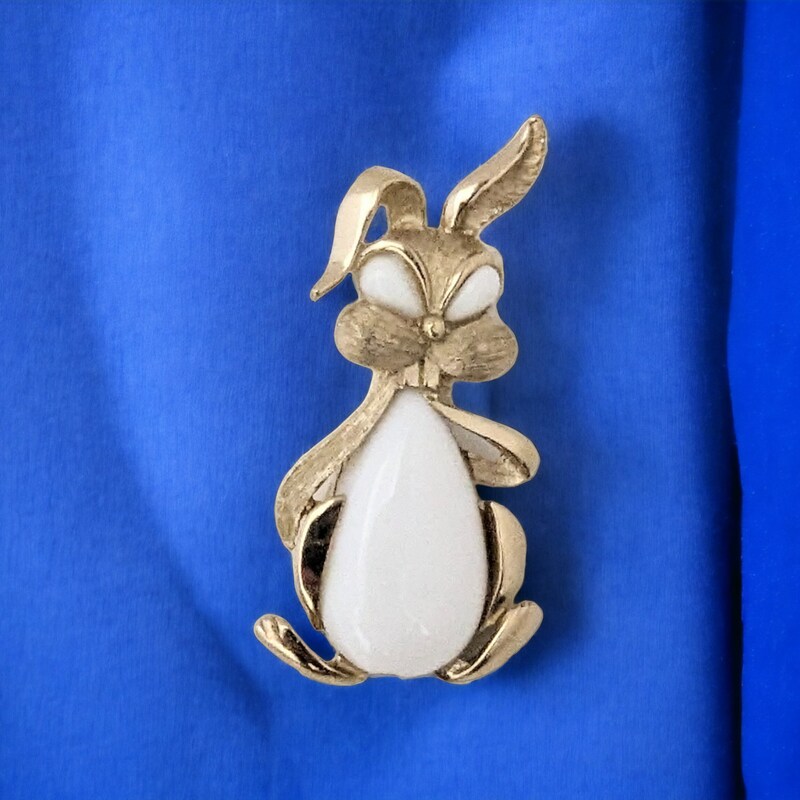 White Rabbit Brooch - Etsy