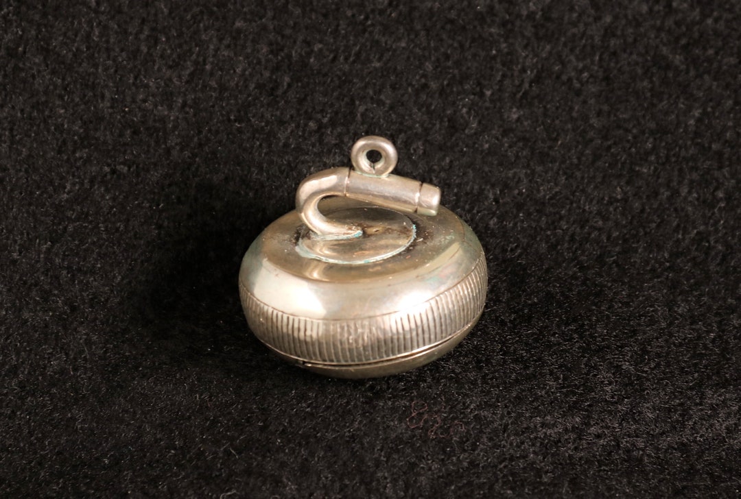 Antique Silver Vinaigrette / Pomander Pendant Curling Puck Motif - Etsy