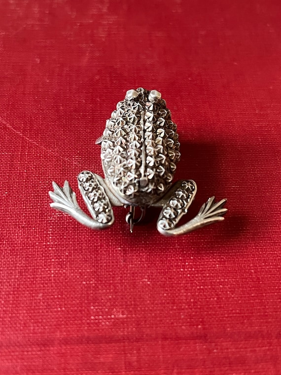 Antique Silver Frog Brooch - Gem
