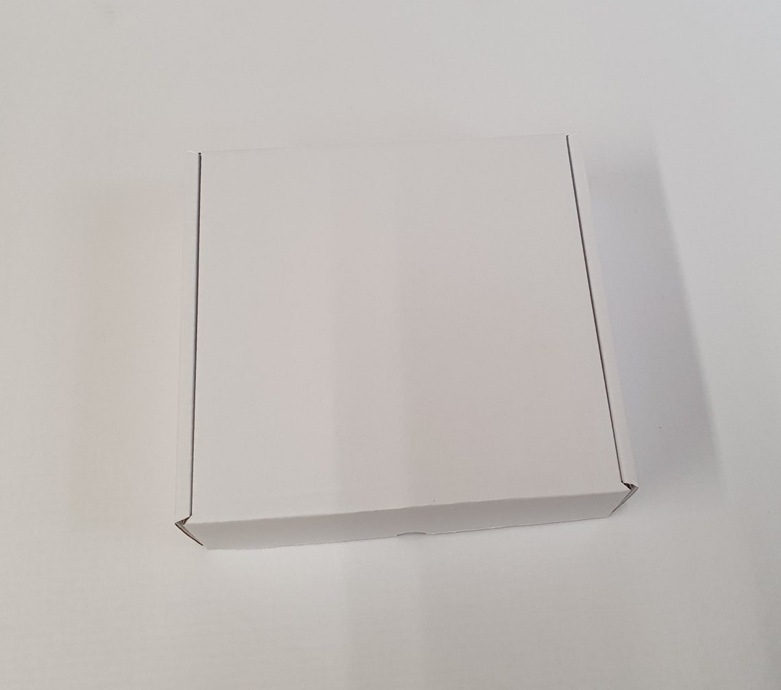 Folding Lid Postal White Cardboard Boxes 25 X 25 X 7.5CM Royal Mail ...