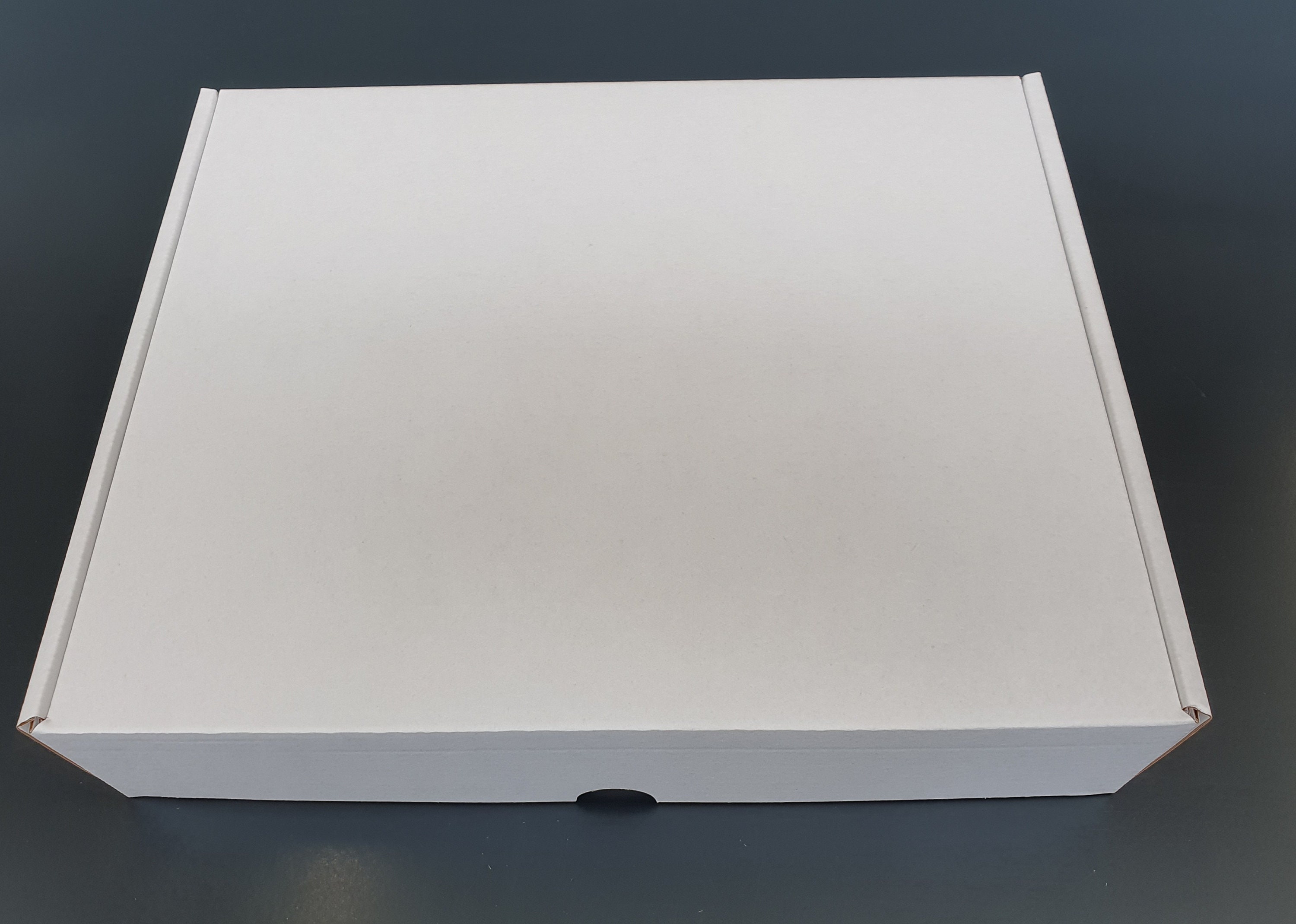 White Cardboard Folding Postal Boxes 236x196x47mm Royal Mail Small ...