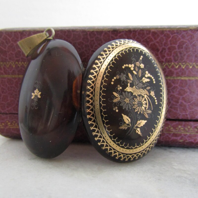 Victorian Locket - Etsy