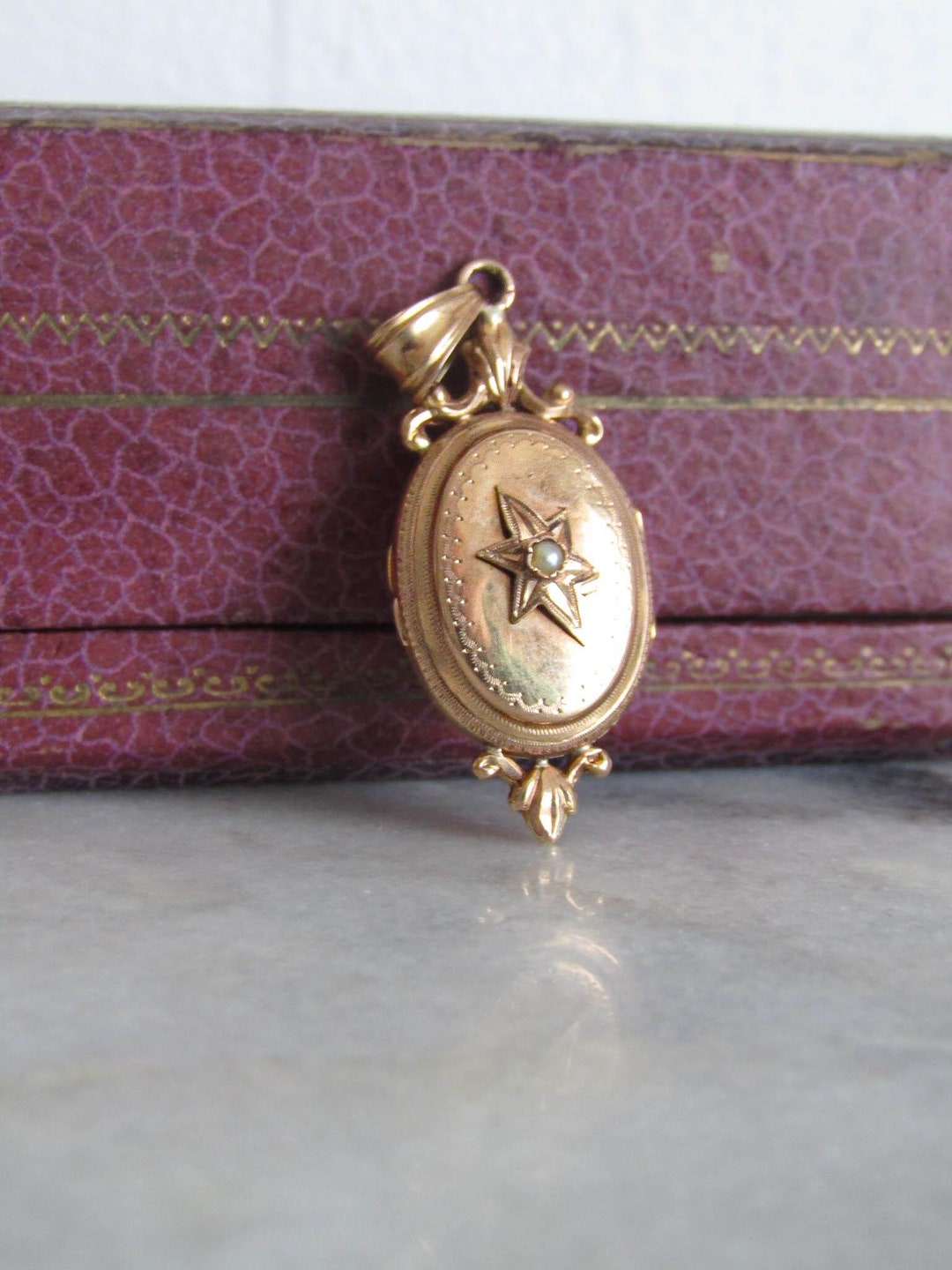 Antique 18K Solid Gold Starburst Victorian Locket With Hinged Glass ...