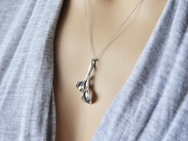 Sterling Silver 925 Cala Lilly Pendant Necklace Charm Oxidised Nature ...