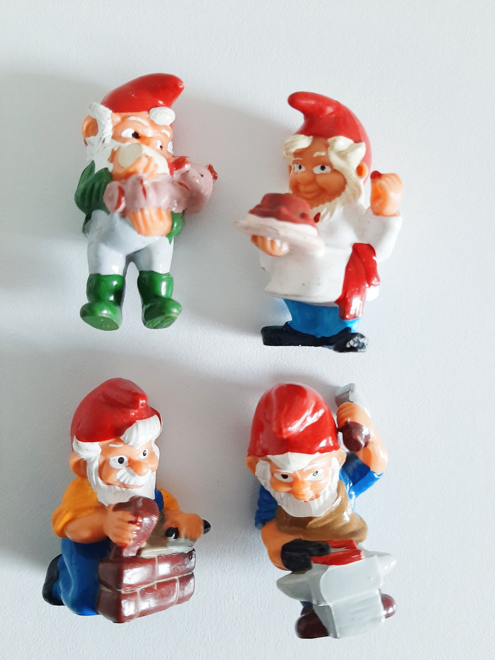 8 Surprise Dwarfs 90s / Surprise Chocolate Egg Collection of Dwarfs ...