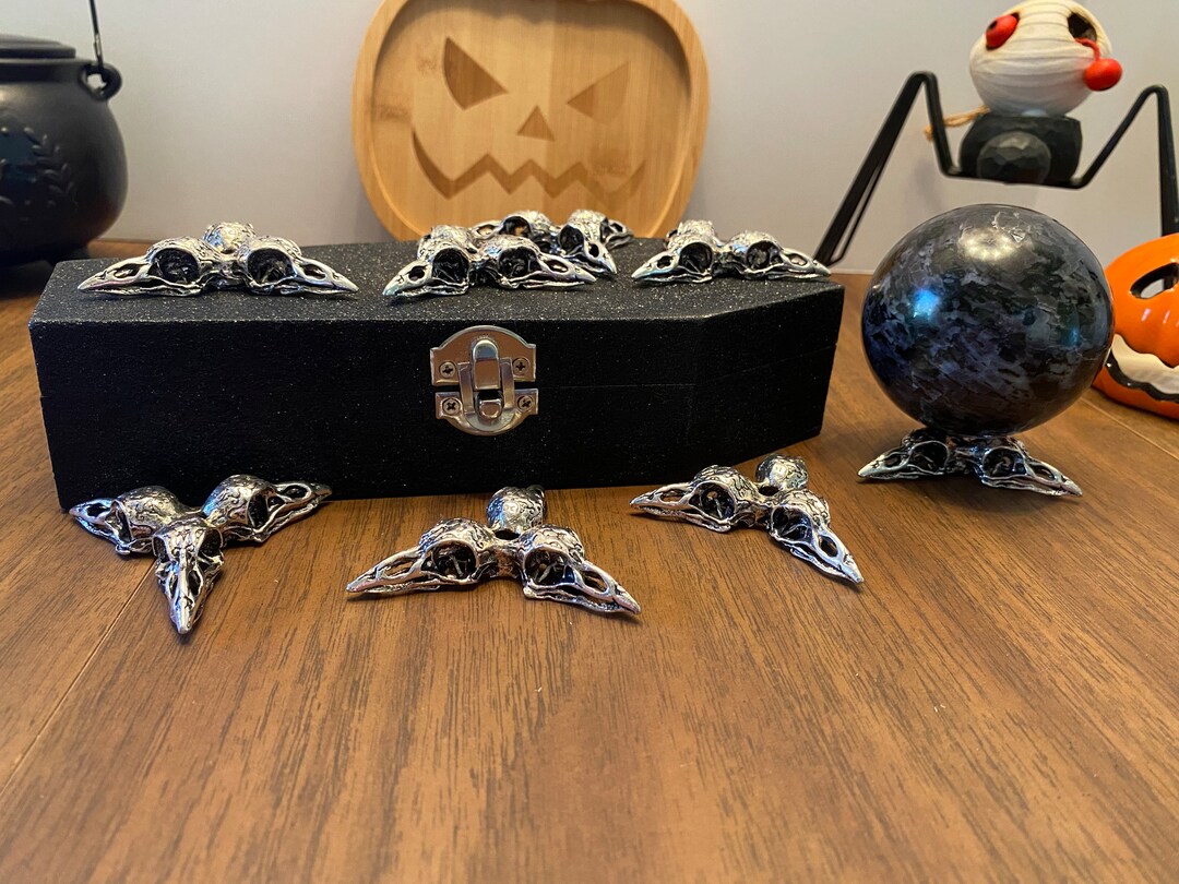 Raven/crow Skull Sphere Stand - Etsy