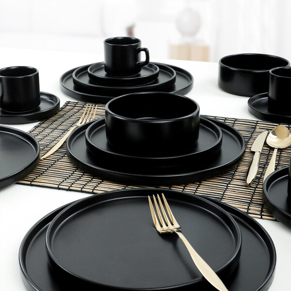 Black Plates - Etsy