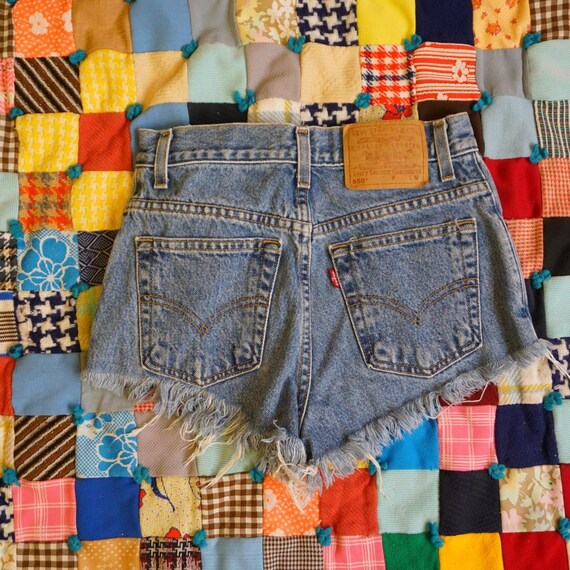 Vintage 1990s Levis 550s Daisy Dukes Cut Off Shorts Gem