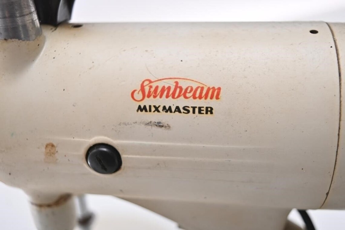 Vintage 1950's White Sunbeam Mixmaster Stand Mixer 10 Speed, Beaters ...