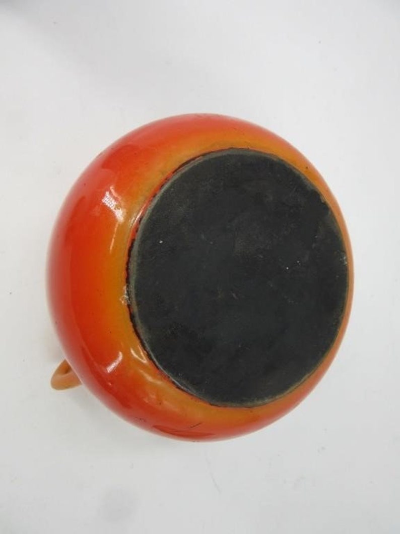 LE CREUSET Vintage Orange Enamelled Cast Iron Pot, Gradient Fire Orange ...