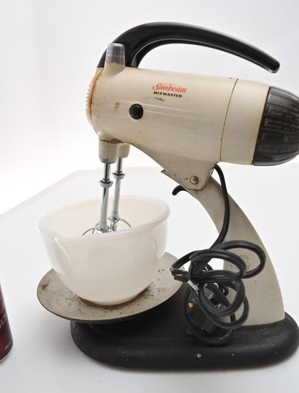 Vintage 1950's White Sunbeam Mixmaster Stand Mixer 10 Speed, Beaters ...
