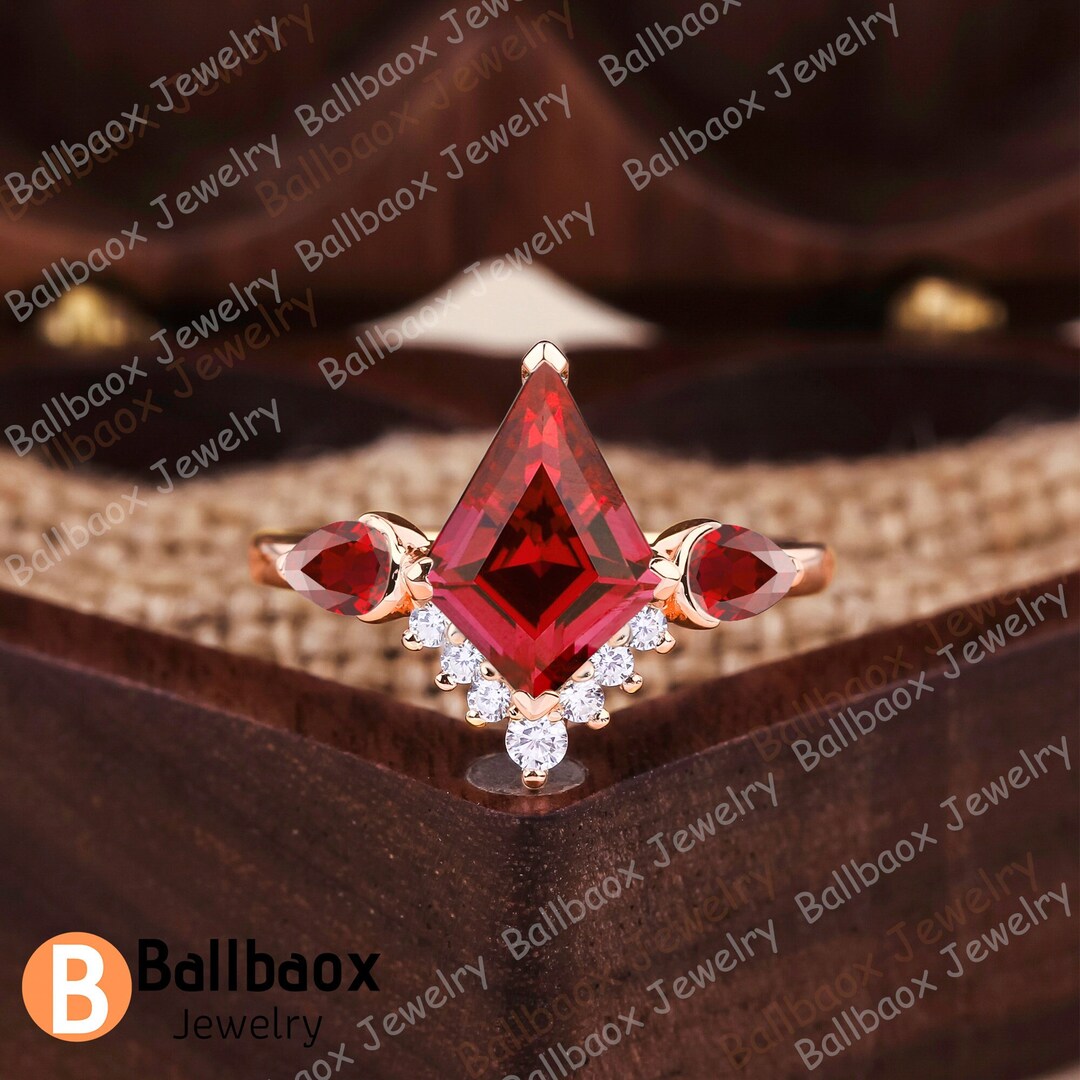 Kite Cut Red Ruby Gold Ring Three Stone Ring Gemstone Wedding ...
