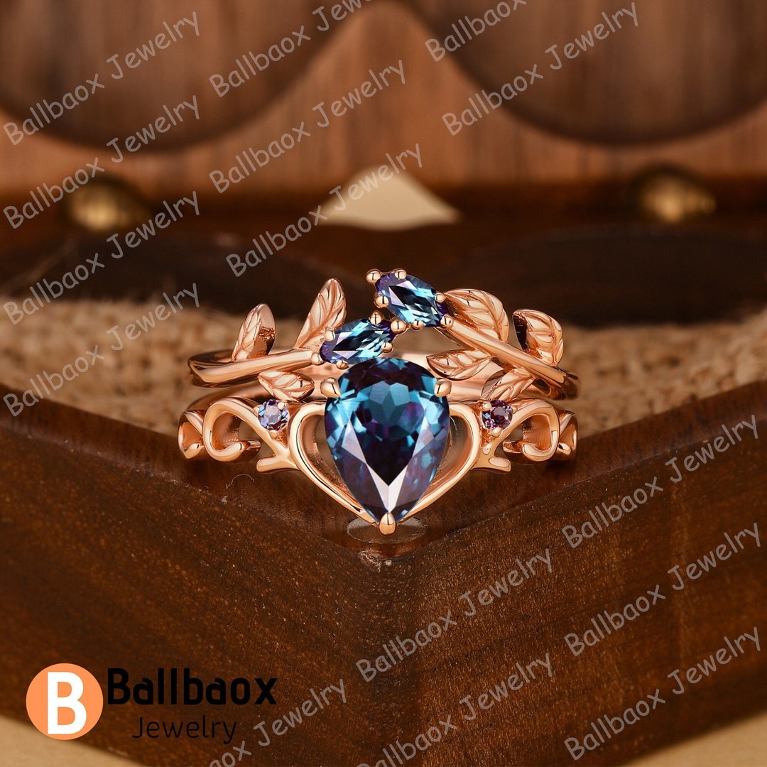 Teardrop Shaped Alexandrite Sets Engagement Ring Set Heart Gold Bridal ...