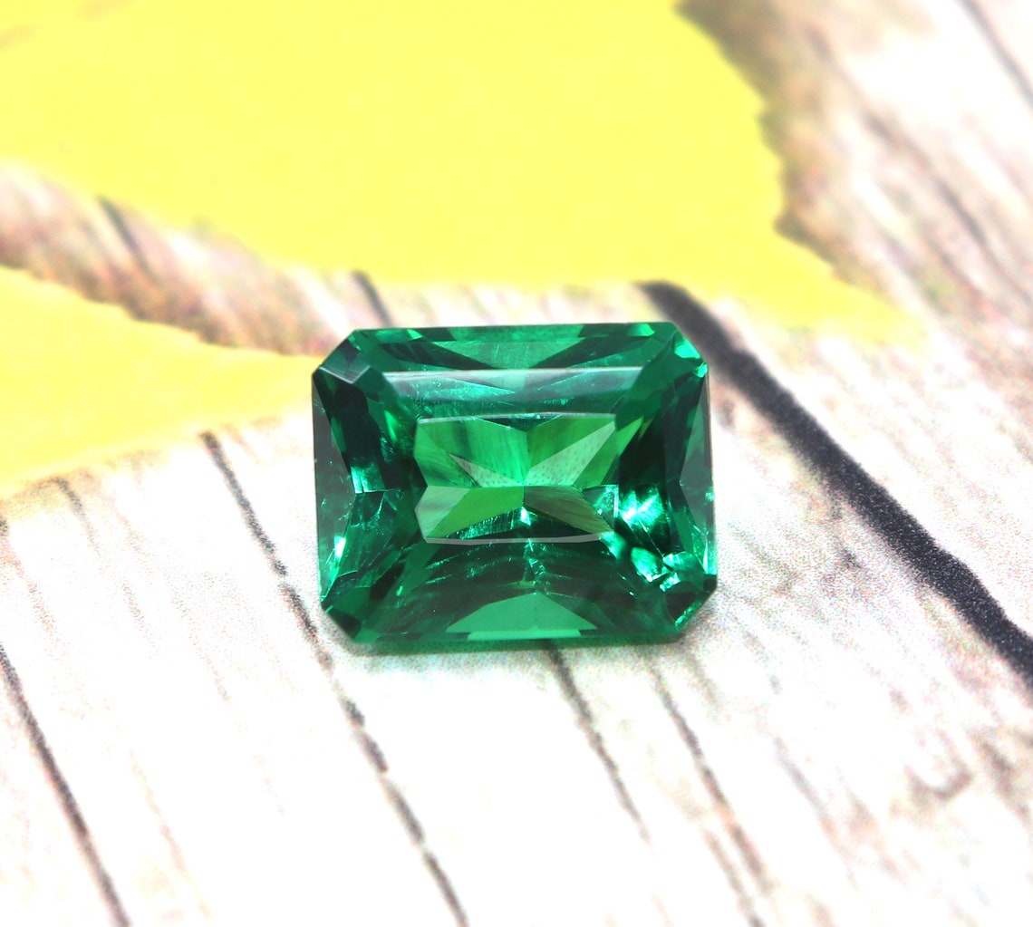 Natural Tsavorite Green Garnet Stone 9.55cts Emerald Cut Green Garnet ...