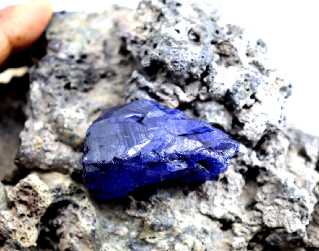 Real Kashmiri Blue Sapphire Rough Chunk 257.30carats Uncut Raw Rough ...