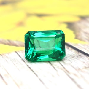 Natural Tsavorite Green Garnet Stone 9.55cts Emerald Cut Green Garnet ...