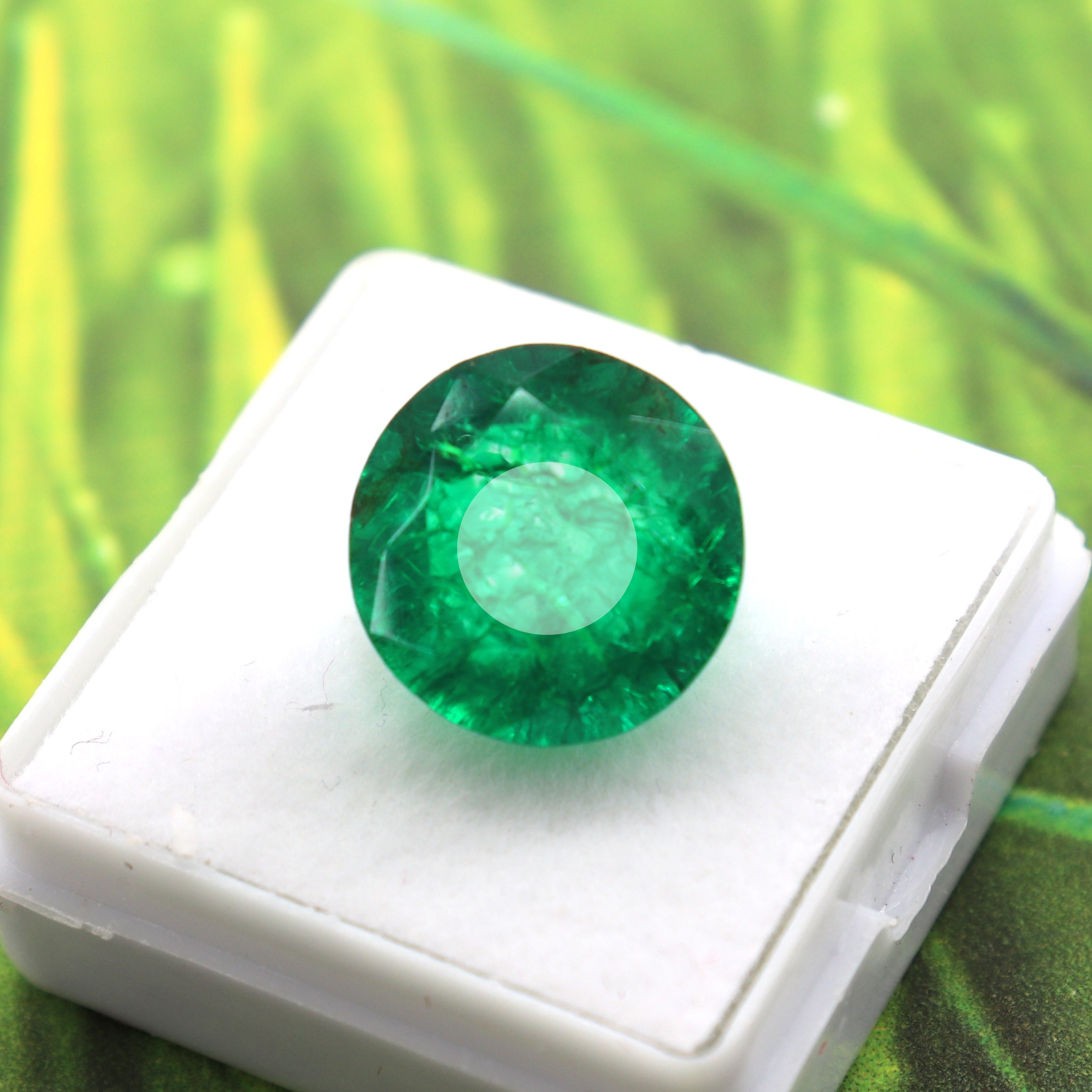 Earth Mined Green Emerald Stone Round Cut 10.35ct Emerald Gemstone From ...
