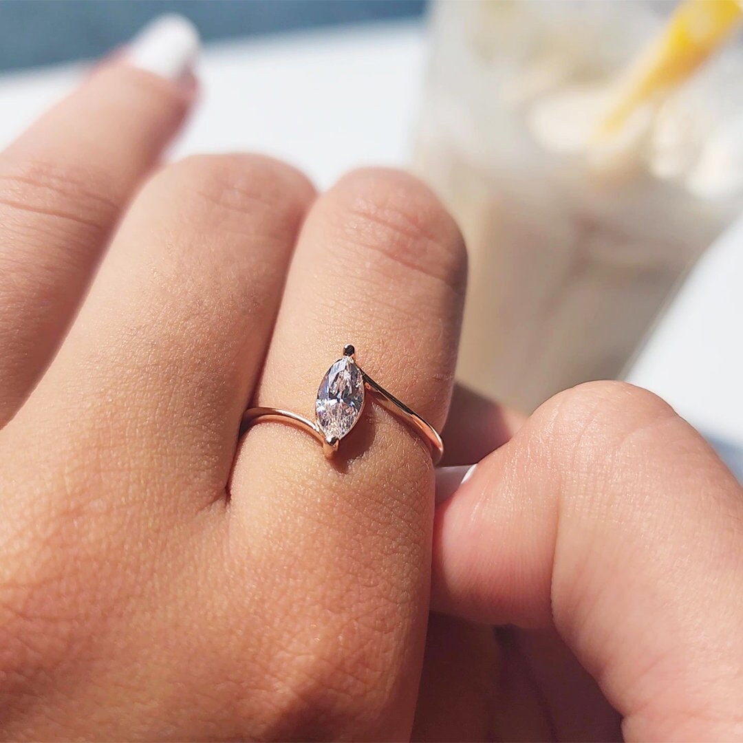 Marriage Proposal Ring With Marquise Zircon Stone, Single Stone 14 ...