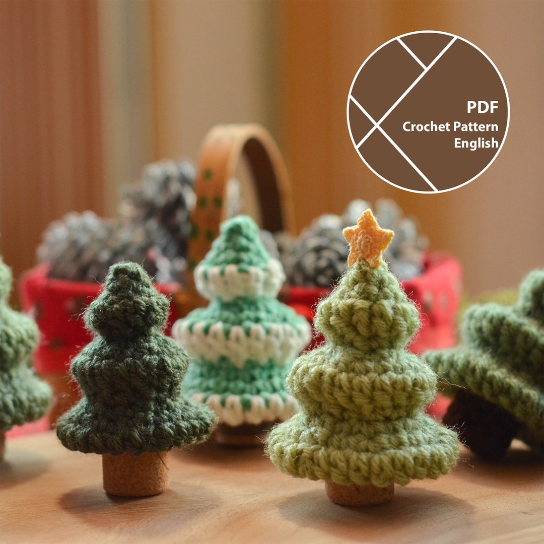 Crochet a Small Christmas Tree Free Pattern • Craftdrawer