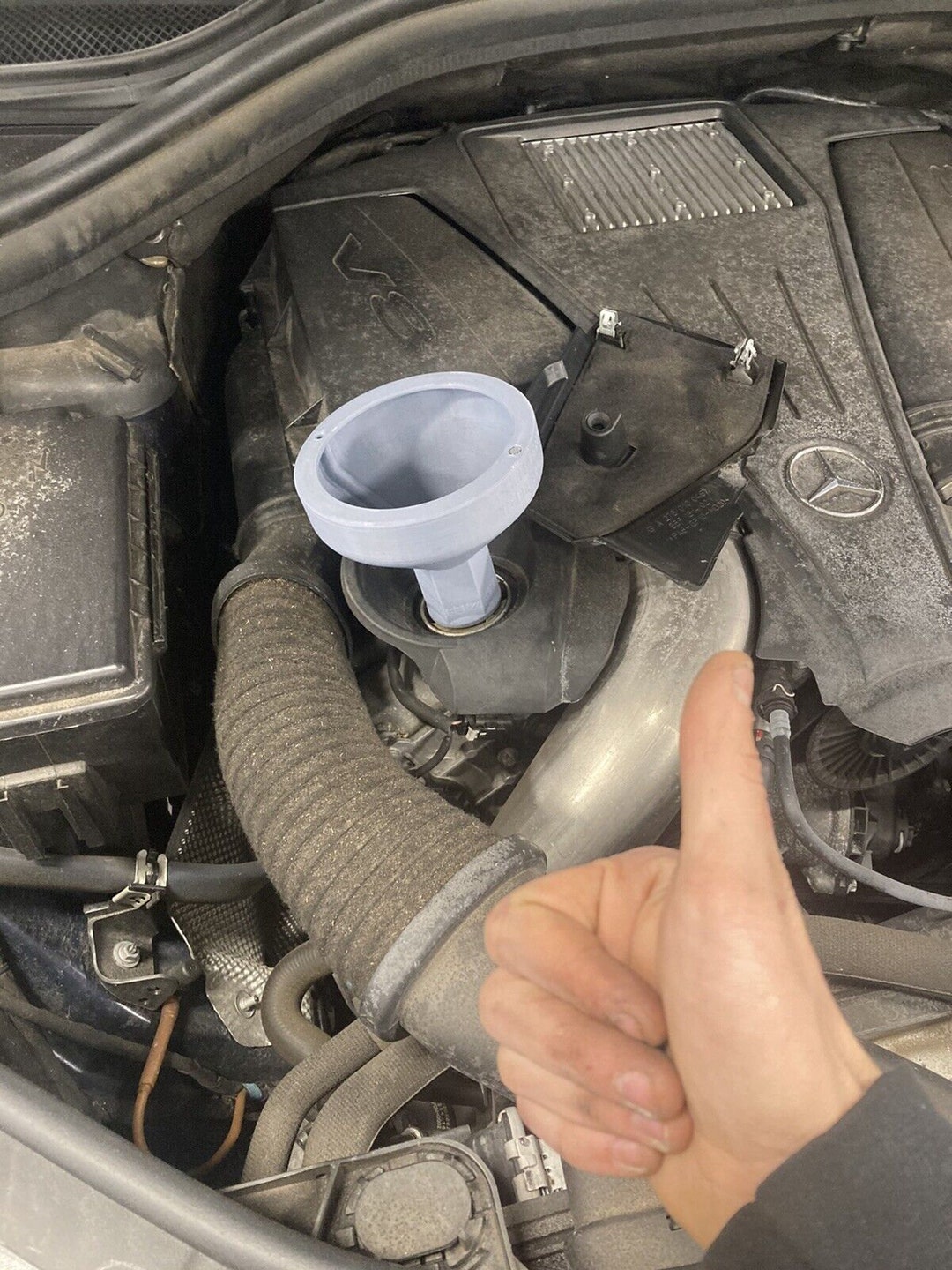 No Spill Oil Funnel, Fits VW Audi BMW Mercedes - Vented High Flow ...