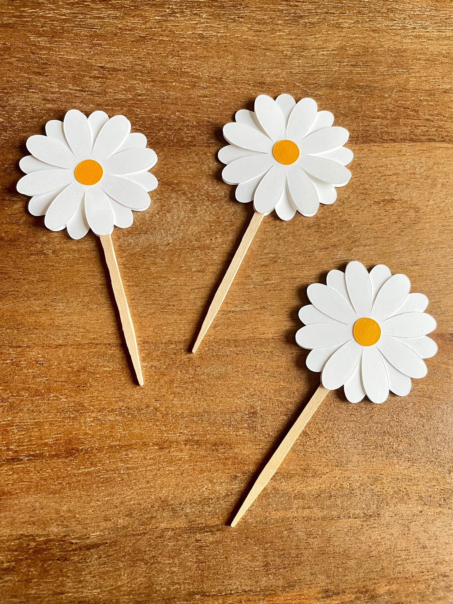 Daisy Cupcake Topper, Birthday Cupcake, Daisy Decoration, Custom ...