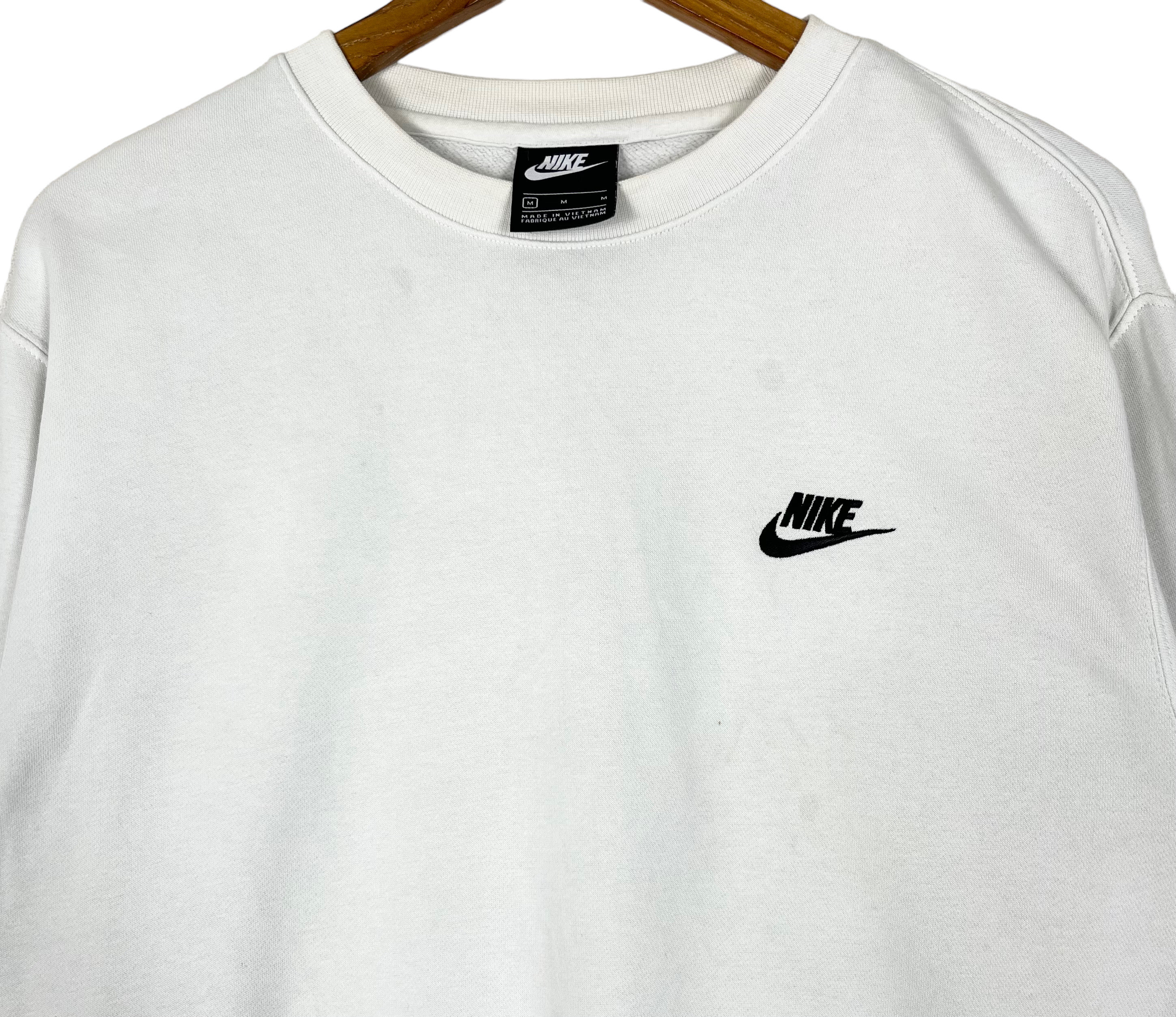 Nike Plain Small Embroidery Logo Crewneck Sweatshirt White Size Medium ...